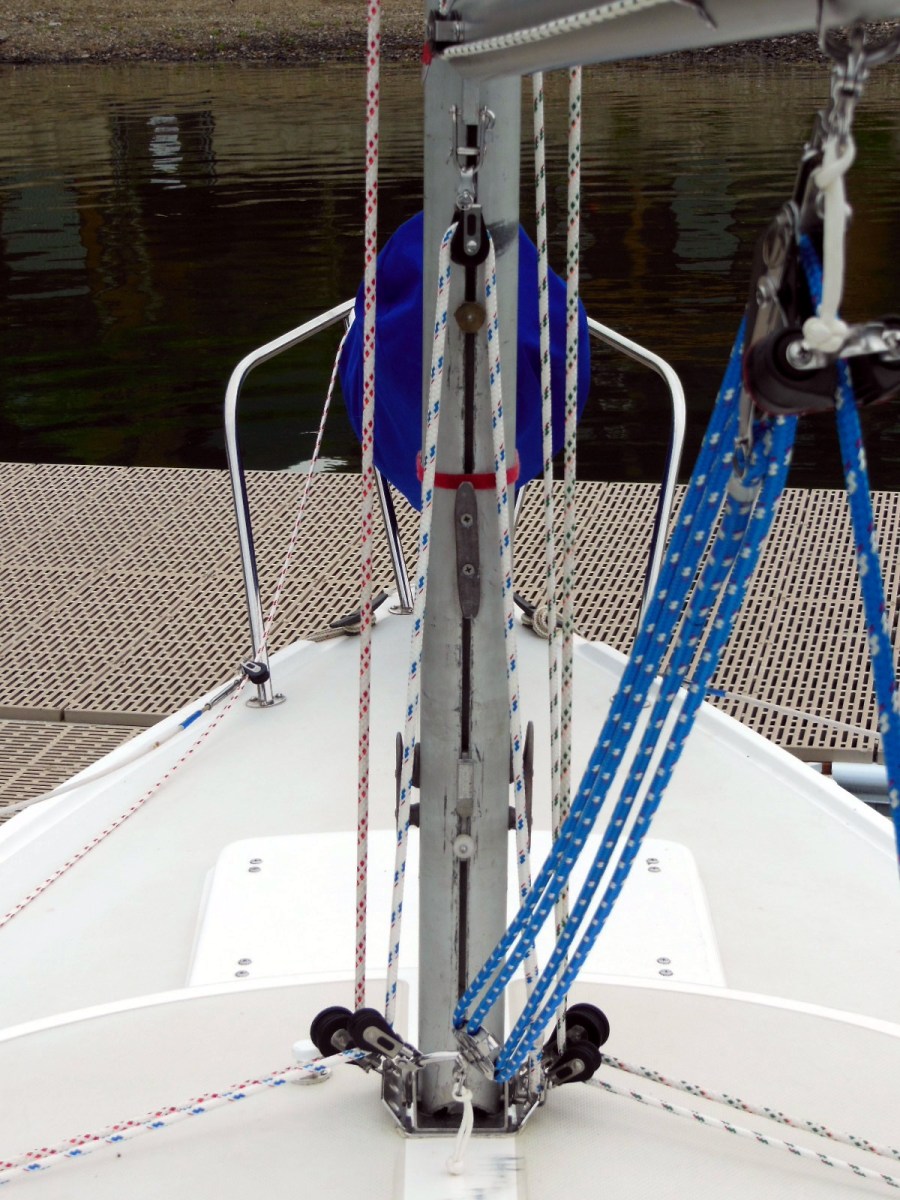 Control Mainsail Draft with a Boom Downhaul – The $tingy Sailor