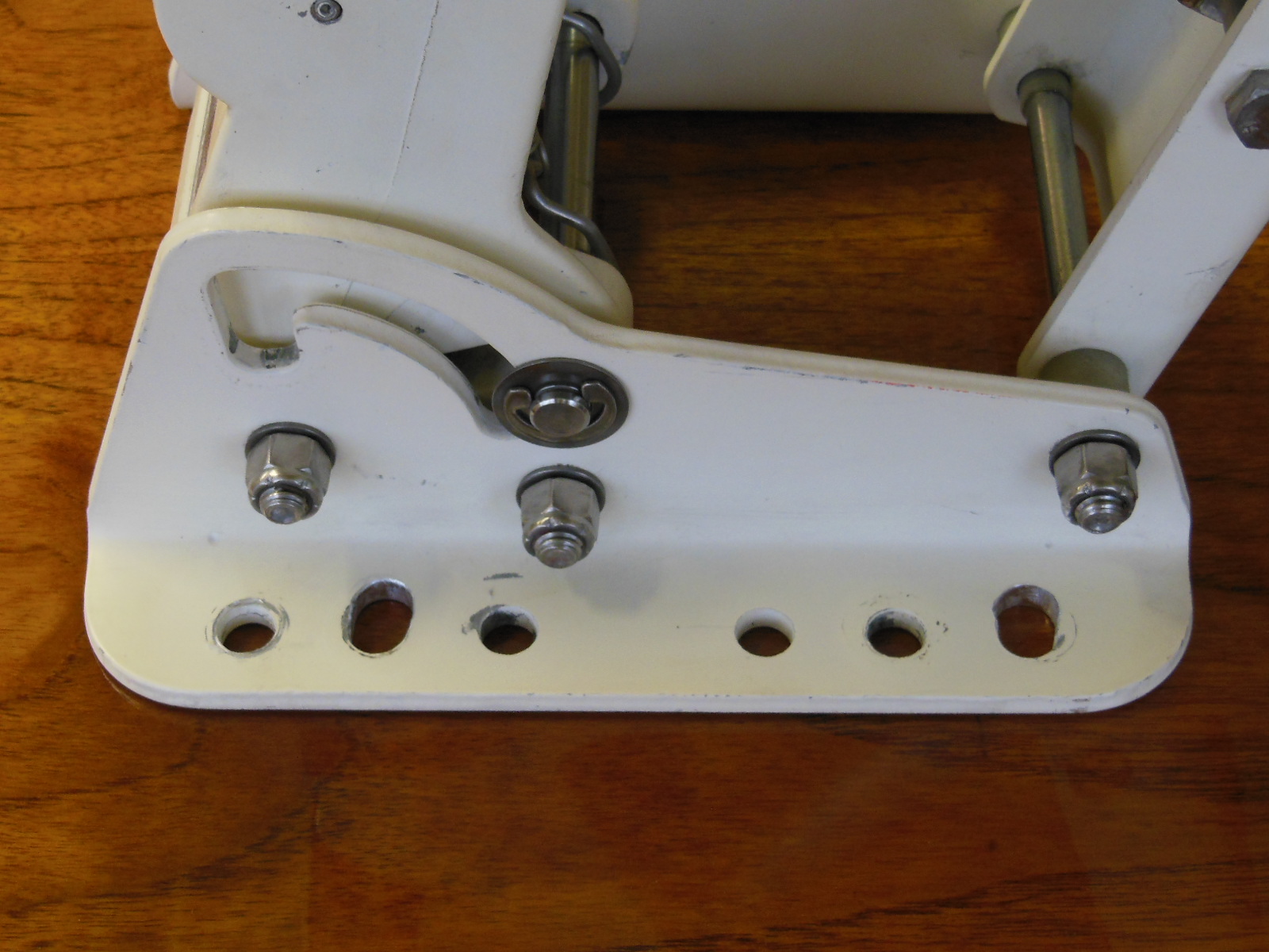 Upgrade to a Gas Spring-Operated Outboard Motor Mount – The $tingy Sailor