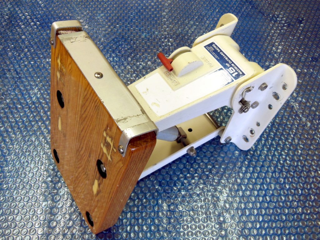 Upgrade to a Gas Spring-Operated Outboard Motor Mount – The $tingy Sailor