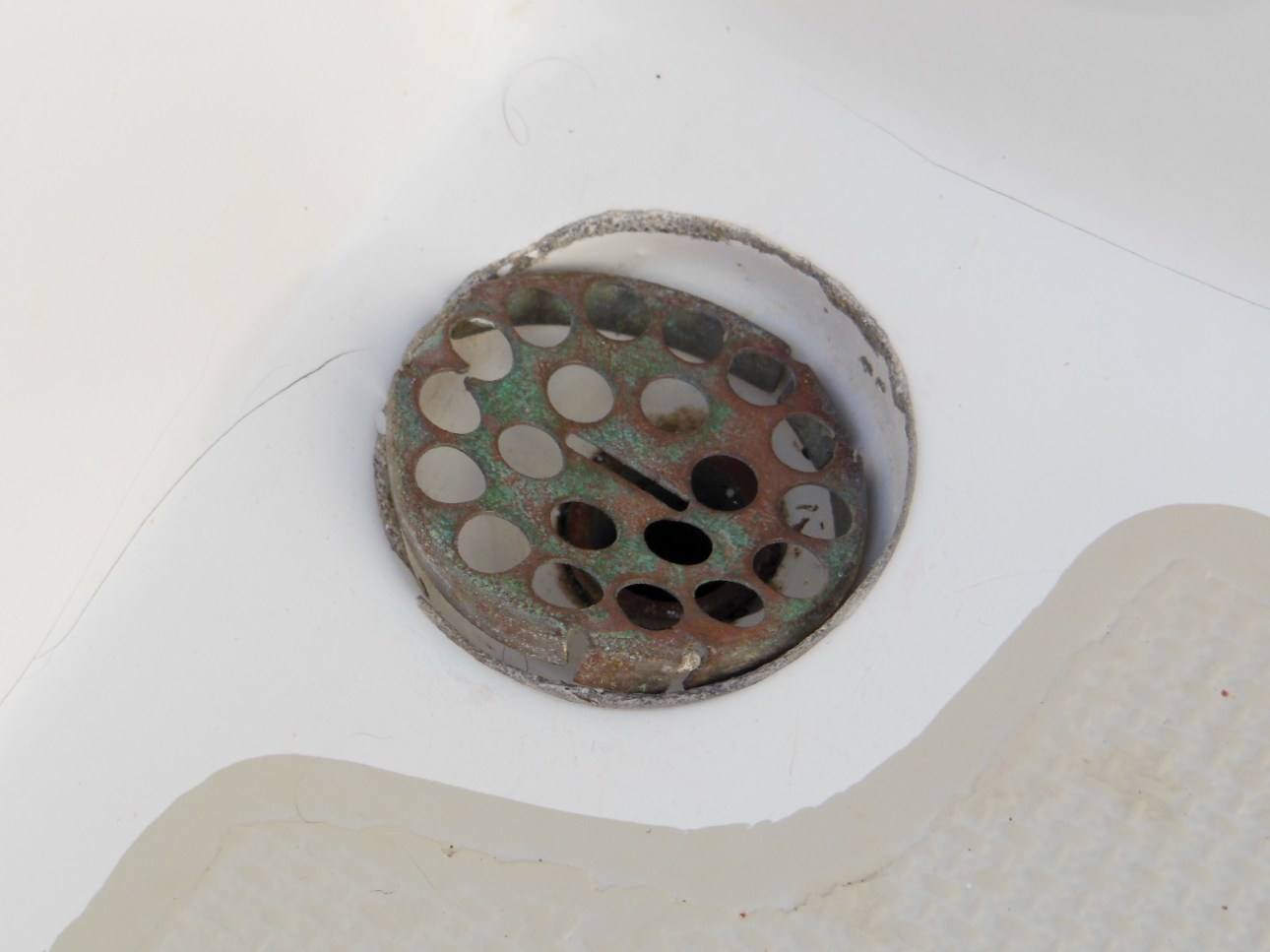 Make These DIY Cockpit Scupper Grates – The $tingy Sailor