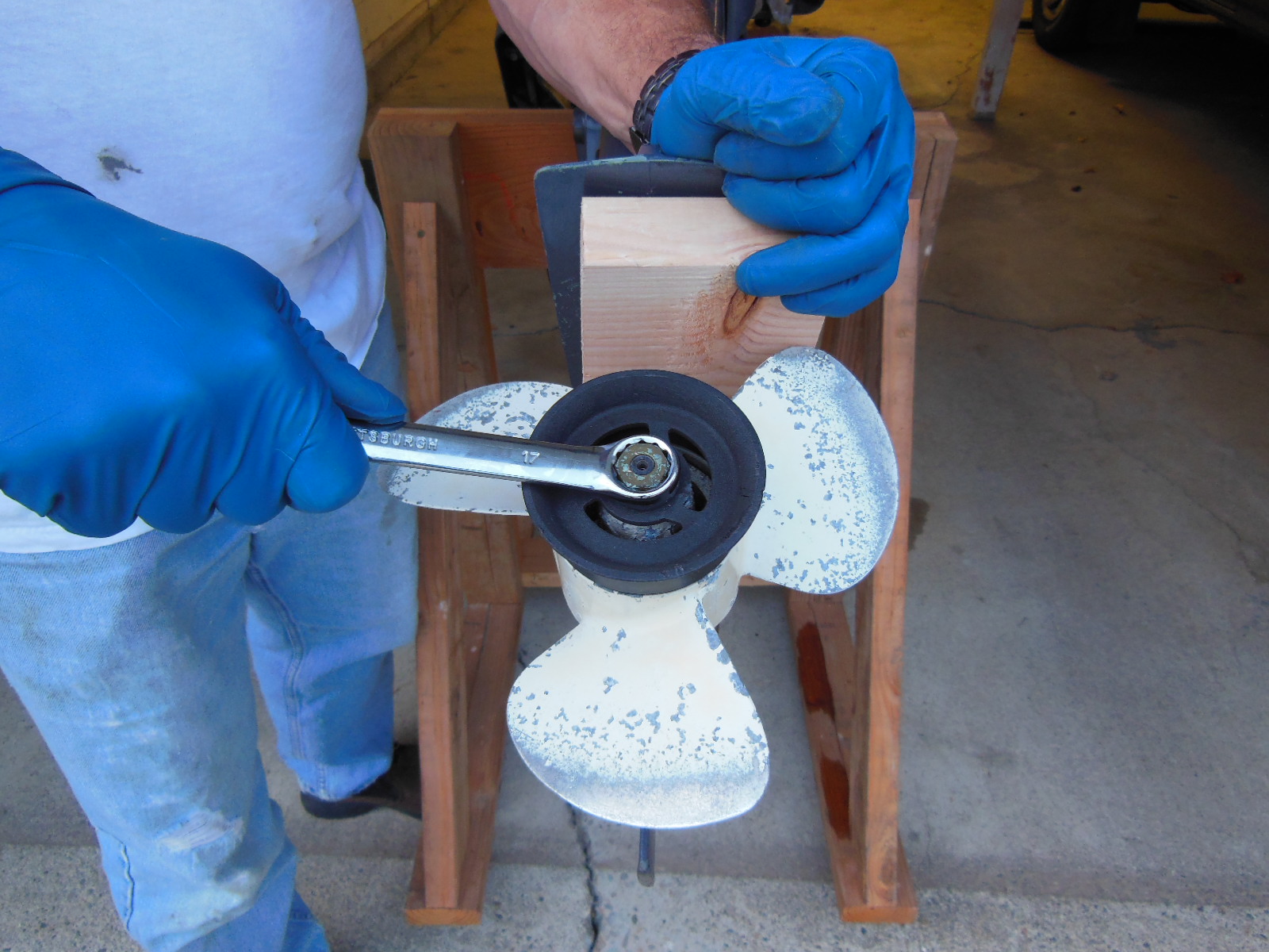 How to Refinish Your Aluminum Propeller – The $tingy Sailor